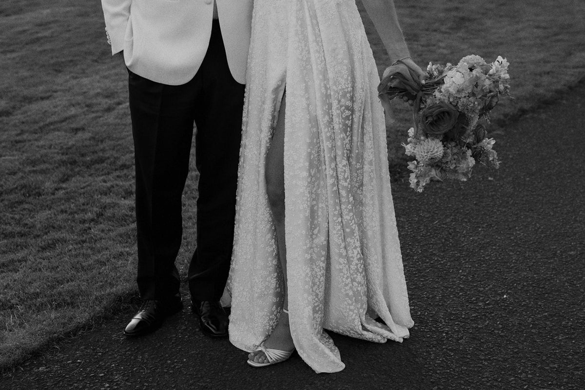 Whitney + Mitchell: An Oregon Country Club Wedding in Truvelle's Whitn ...